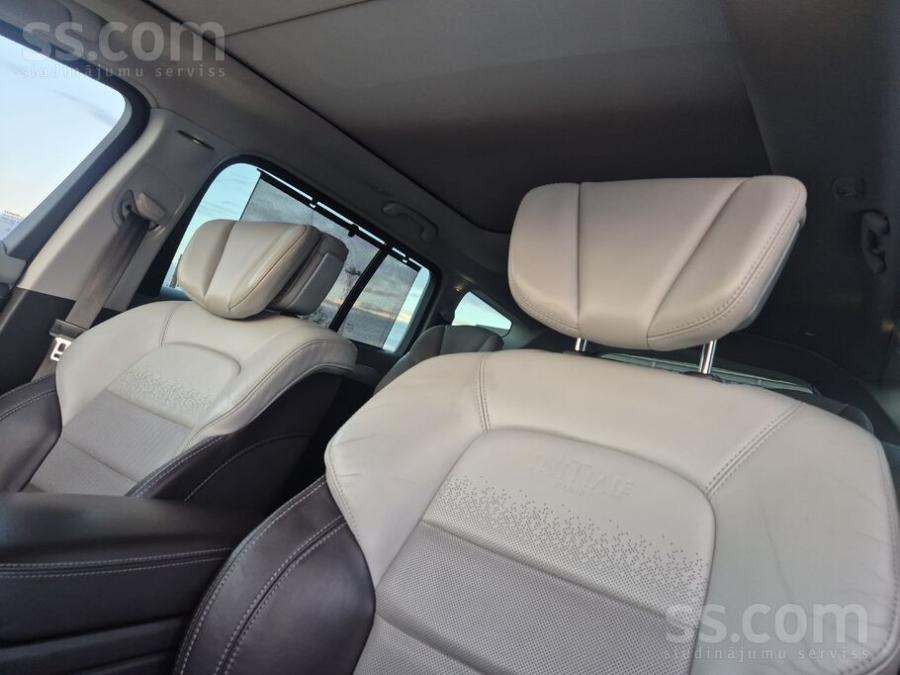 Grey Renault Espace 2017 in Liepaja, with an engine capacity of 1.60 L and mileage of 182 thousand km for 10600 €, photo 17 on AUTOMOTO.COM.LV