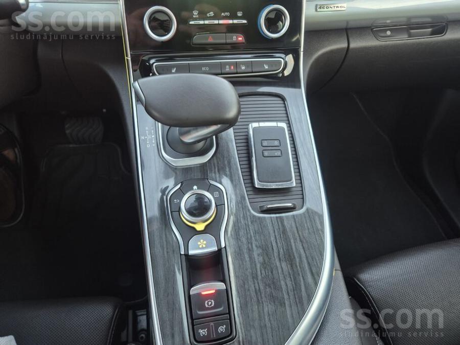 Grey Renault Espace 2017 in Liepaja, with an engine capacity of 1.60 L and mileage of 182 thousand km for 10600 €, photo 23 on AUTOMOTO.COM.LV
