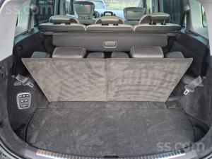 Grey Renault Espace 2017 in Liepaja, with an engine capacity of 1.60 L and mileage of 182 thousand km for 10600 €, photo 33 on AUTOMOTO.COM.LV