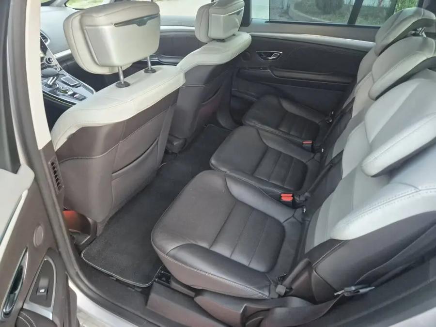 Pelēks Renault Espace 2017 Liepāja, ar dzinēja tilpumu 1.60 L un nobraukumu 0 tūkst. km par 10600 €, foto 29 vietnē AUTOMOTO.COM.LV