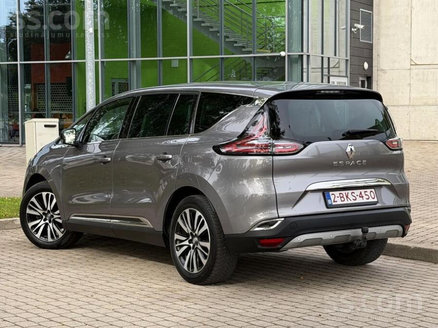 Grey Renault Espace 2017 in Jelgava, with an engine capacity of 1.60 L and mileage of 207 thousand km for 13990 €, photo 8 on AUTOMOTO.COM.LV