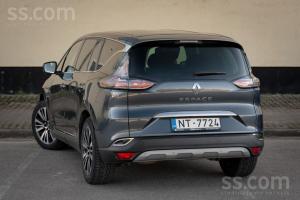 Grey Renault Espace 2018 in Talsi, with an engine capacity of 1.60 L and mileage of 260 thousand km for 12950 €, photo 5 on AUTOMOTO.COM.LV