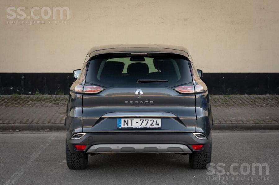 Grey Renault Espace 2018 in Talsi, with an engine capacity of 1.60 L and mileage of 260 thousand km for 12950 €, photo 6 on AUTOMOTO.COM.LV