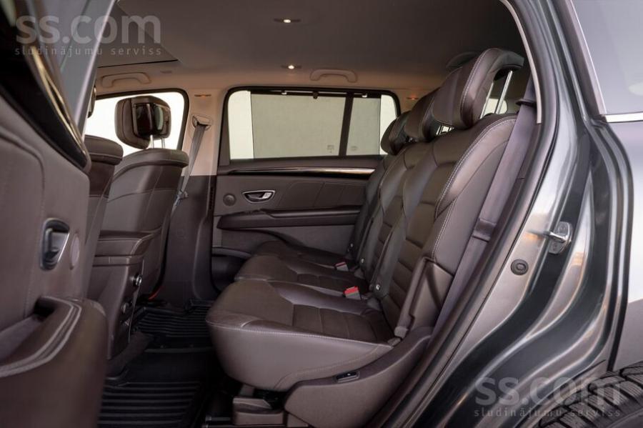 Grey Renault Espace 2018 in Talsi, with an engine capacity of 1.60 L and mileage of 260 thousand km for 12950 €, photo 11 on AUTOMOTO.COM.LV