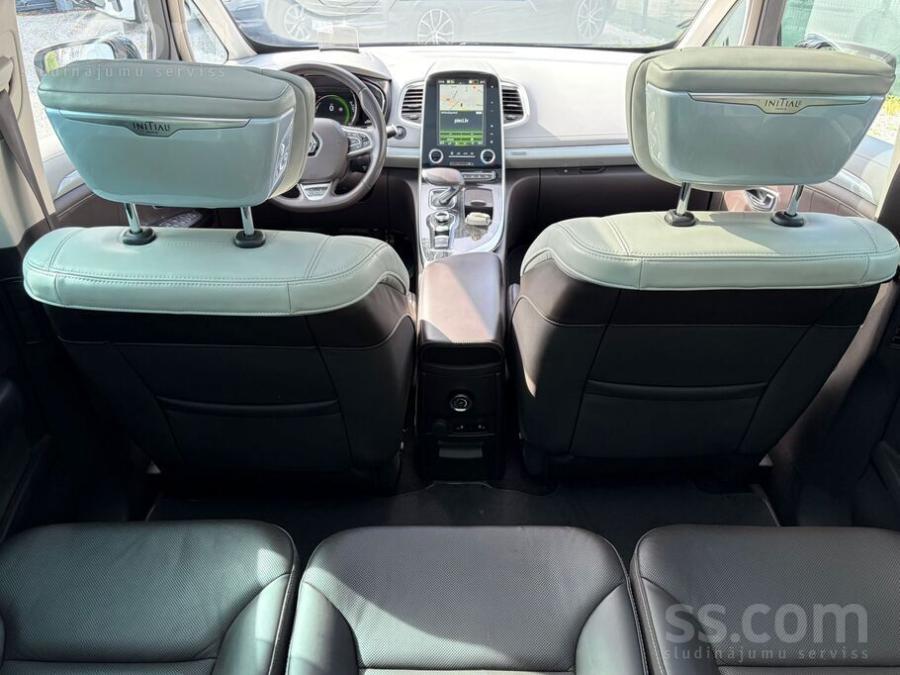 Grey Renault Espace 2018 in Riga, with an engine capacity of 1.60 L and mileage of 136 thousand km for 16990 €, photo 10 on AUTOMOTO.COM.LV
