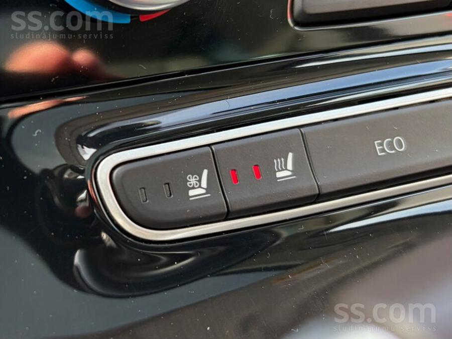 Grey Renault Espace 2018 in Riga, with an engine capacity of 1.60 L and mileage of 136 thousand km for 16990 €, photo 12 on AUTOMOTO.COM.LV
