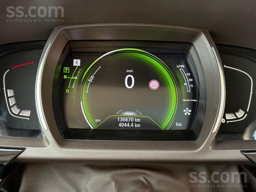 Grey Renault Espace 2018 in Riga, with an engine capacity of 1.60 L and mileage of 136 thousand km for 16990 €, photo 15 on AUTOMOTO.COM.LV