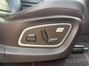 Grey Renault Espace 2018 in Riga, with an engine capacity of 1.60 L and mileage of 136 thousand km for 16990 €, photo 20 on AUTOMOTO.COM.LV