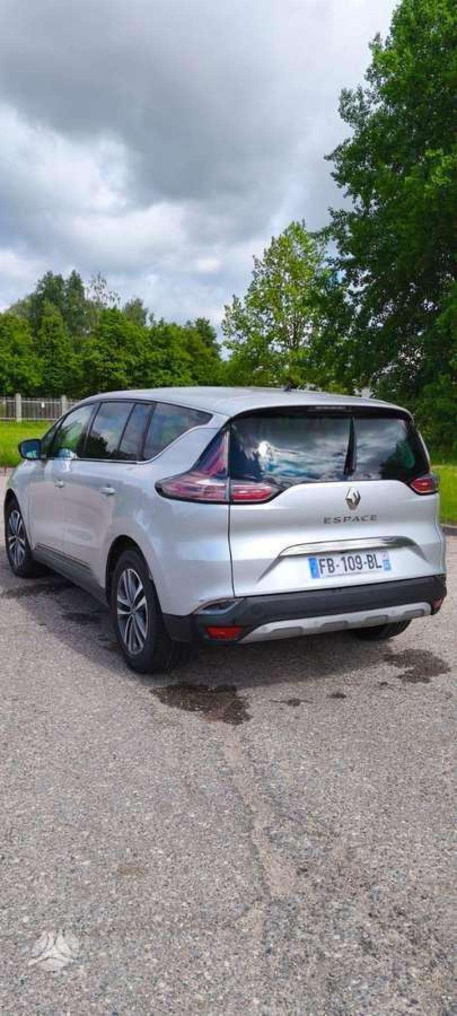 Grey Renault Espace 2018 in Kaunas, with an engine capacity of 1.60 L and mileage of 146 thousand km for 11253 €, photo 13 on AUTOMOTO.COM.LV