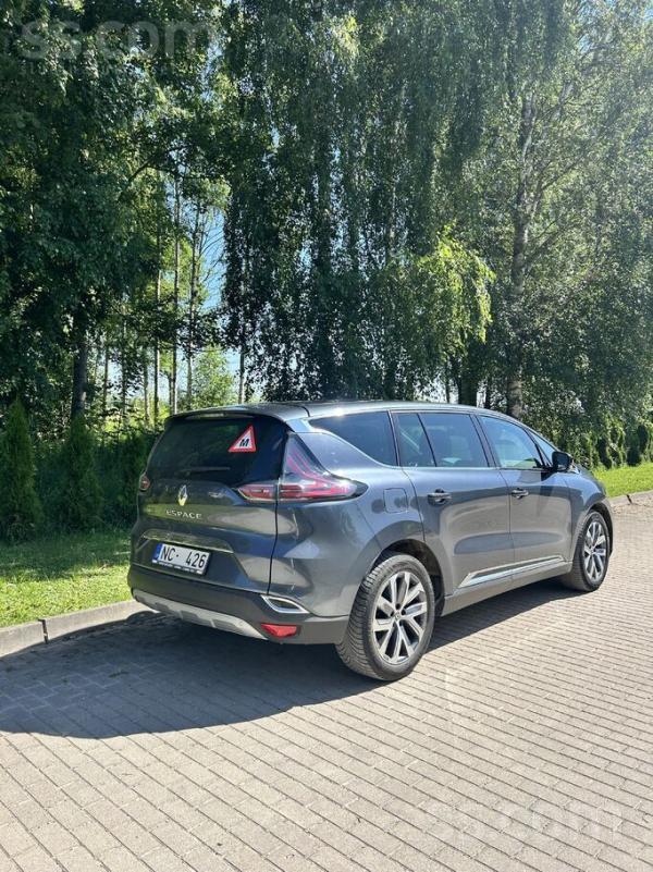 Pelēks Renault Espace 2018 Rīga, ar dzinēja tilpumu 1.60 L un nobraukumu 250 tūkst. km par 13500 €, foto 4 vietnē AUTOMOTO.COM.LV