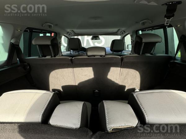 Grey Renault Espace 2019 in Riga, with an engine capacity of 1.60 L and mileage of 136 thousand km for 16500 €, photo 9 on AUTOMOTO.COM.LV