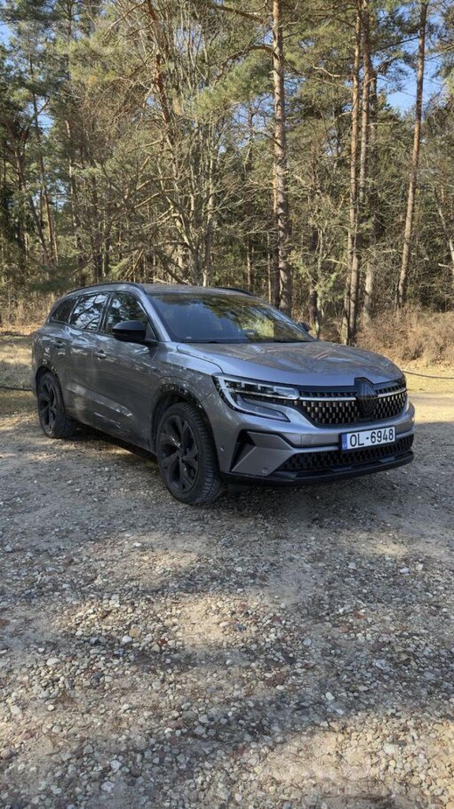 Grey Renault Espace 2024 in Riga, with an engine capacity of 1.20 L and mileage of 29 thousand km for 29300 €, photo 4 on AUTOMOTO.COM.LV