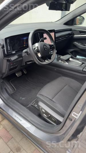 Grey Renault Espace 2024 in Riga, with an engine capacity of 1.20 L and mileage of 29 thousand km for 29300 €, photo 7 on AUTOMOTO.COM.LV
