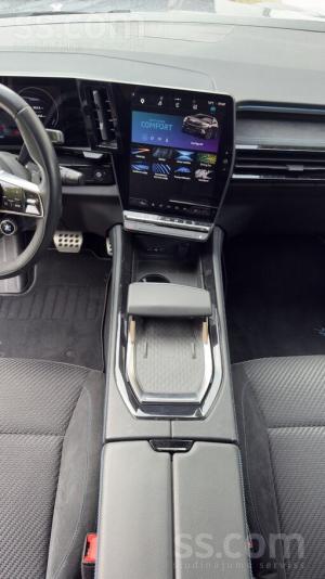 Grey Renault Espace 2024 in Riga, with an engine capacity of 1.20 L and mileage of 29 thousand km for 29300 €, photo 12 on AUTOMOTO.COM.LV