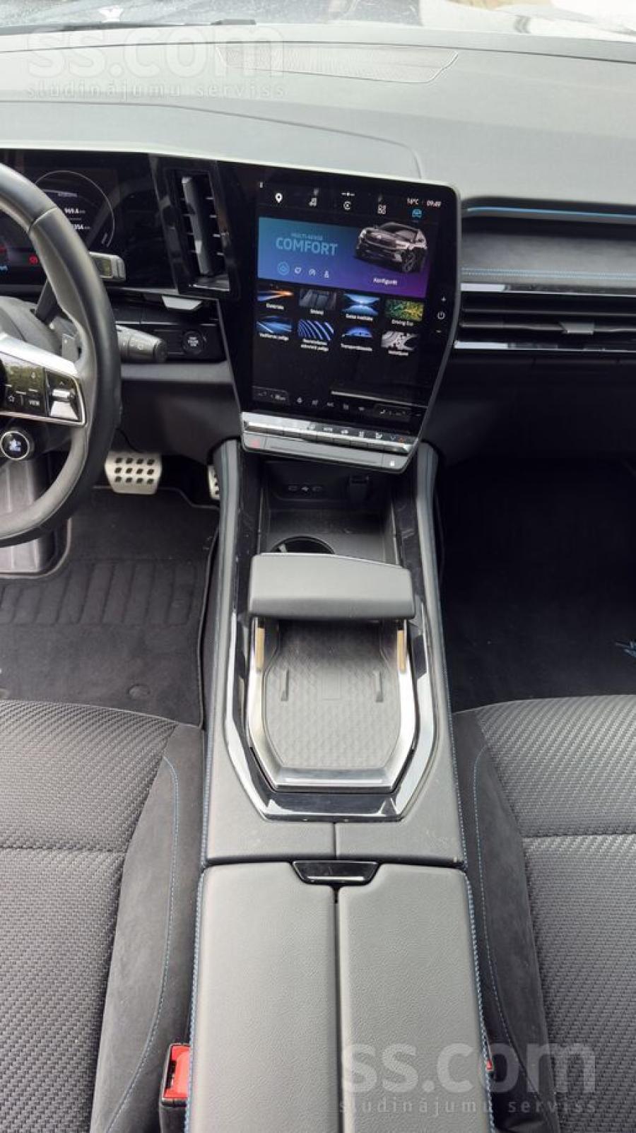 Grey Renault Espace 2024 in Riga, with an engine capacity of 1.20 L and mileage of 29 thousand km for 29300 €, photo 12 on AUTOMOTO.COM.LV