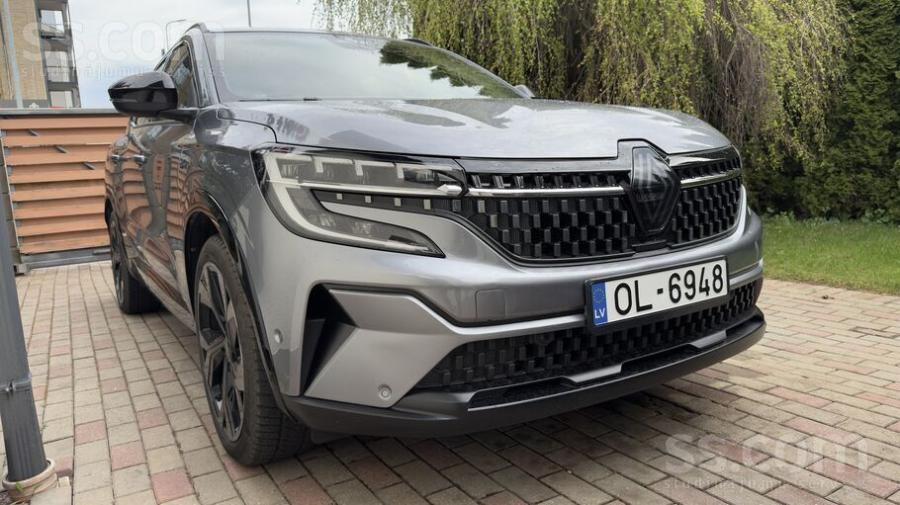 Grey Renault Espace 2024 in Riga, with an engine capacity of 1.20 L and mileage of 29 thousand km for 29300 €, photo 19 on AUTOMOTO.COM.LV