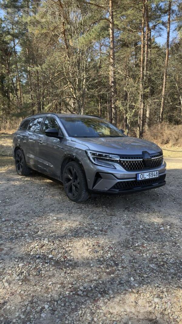 Grey Renault Espace 2024 in Riga, with an engine capacity of 1.20 L and mileage of 31 thousand km for 29300 €, photo 3 on AUTOMOTO.COM.LV