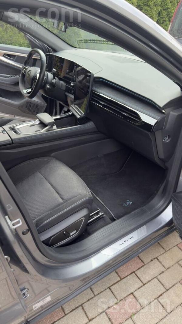 Grey Renault Espace 2024 in Riga, with an engine capacity of 1.20 L and mileage of 31 thousand km for 29300 €, photo 8 on AUTOMOTO.COM.LV