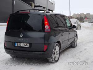 Pelēks Renault Espace 2003 Tallina, ar dzinēja tilpumu 2.20 L un nobraukumu 296 tūkst. km par 1998 €, foto 6 vietnē AUTOMOTO.COM.LV