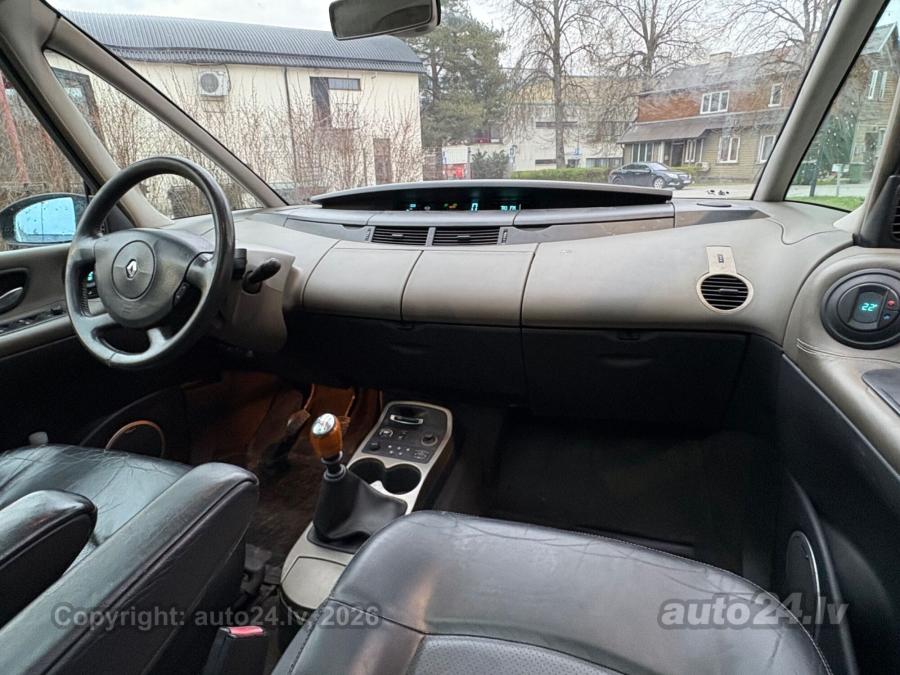 Grey Renault Espace 2003 in Rapla, with an engine capacity of 2.20 L and mileage of 309 thousand km for 1250 €, photo 16 on AUTOMOTO.COM.LV