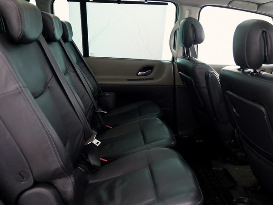 Grey Renault Espace 2003 in Tallinn, with an engine capacity of 2.20 L and mileage of 309 thousand km for 899 €, photo 8 on AUTOMOTO.COM.LV
