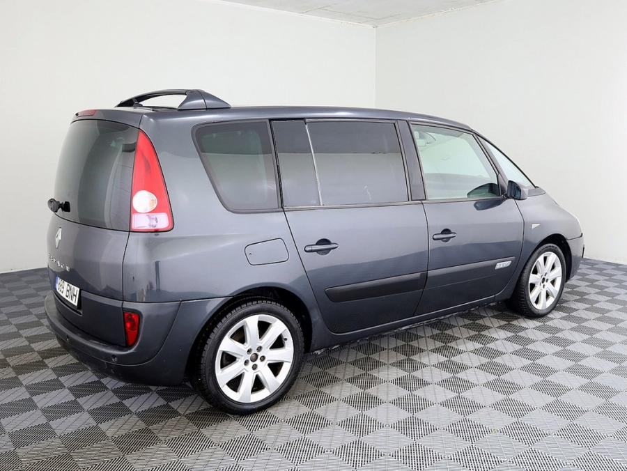 Grey Renault Espace 2003 in Tallinn, with an engine capacity of 2.20 L and mileage of 309 thousand km for 899 €, photo 13 on AUTOMOTO.COM.LV