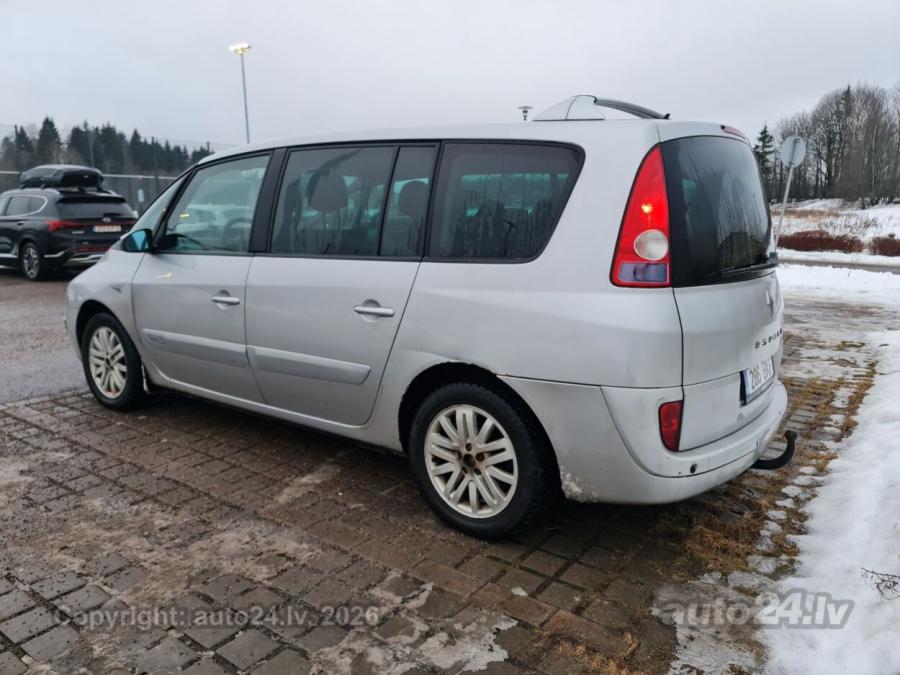 Pelēks Renault Espace 2005 Tallina, ar dzinēja tilpumu 2.20 L un nobraukumu 325 tūkst. km par 1100 €, foto 3 vietnē AUTOMOTO.COM.LV