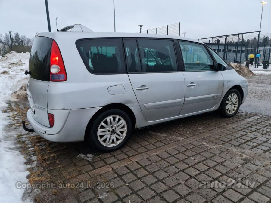 Pelēks Renault Espace 2005 Tallina, ar dzinēja tilpumu 2.20 L un nobraukumu 325 tūkst. km par 1100 €, foto 4 vietnē AUTOMOTO.COM.LV