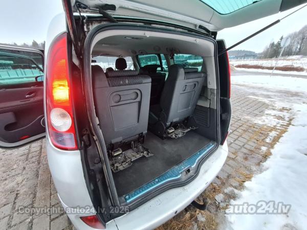 Pelēks Renault Espace 2005 Tallina, ar dzinēja tilpumu 2.20 L un nobraukumu 325 tūkst. km par 1100 €, foto 8 vietnē AUTOMOTO.COM.LV