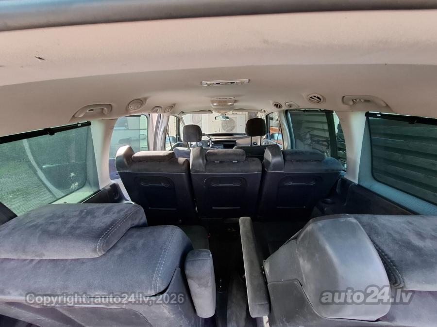 Grey Renault Espace 2006 in Tallinn, with an engine capacity of 2.00 L and mileage of 269 thousand km for 2200 €, photo 11 on AUTOMOTO.COM.LV