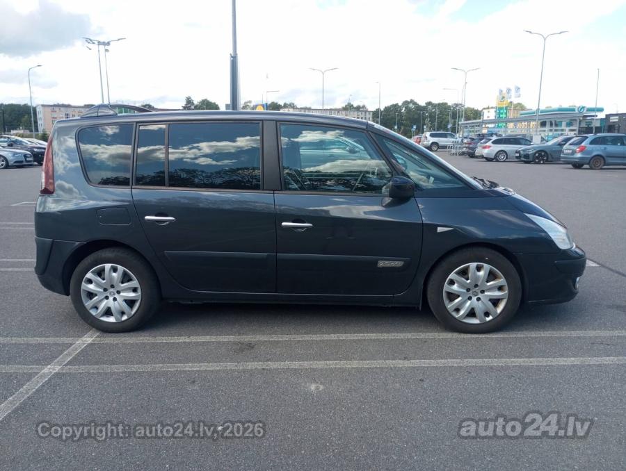 Pelēks Renault Espace 2011 Narva, ar dzinēja tilpumu 2.00 L un nobraukumu 2 tūkst. km par 5499 €, foto 4 vietnē AUTOMOTO.COM.LV