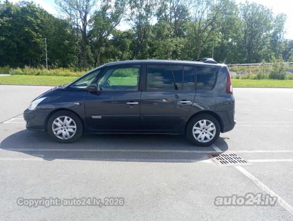 Pelēks Renault Espace 2011 Narva, ar dzinēja tilpumu 2.00 L un nobraukumu 2 tūkst. km par 5499 €, foto 4 vietnē AUTOMOTO.COM.LV