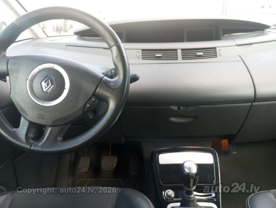 Pelēks Renault Espace 2011 Narva, ar dzinēja tilpumu 2.00 L un nobraukumu 2 tūkst. km par 5499 €, foto 12 vietnē AUTOMOTO.COM.LV