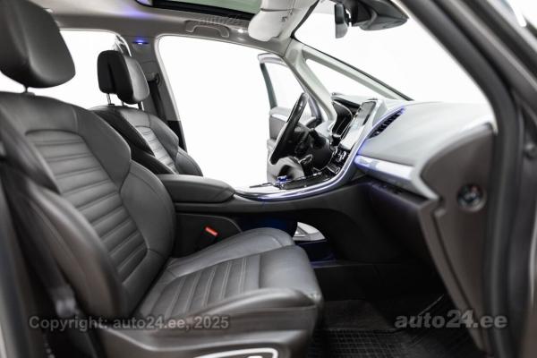 Pelēks Renault Espace 2015 Tallina, ar dzinēja tilpumu 1.60 L un nobraukumu 284 tūkst. km par 8999 €, foto 11 vietnē AUTOMOTO.COM.LV