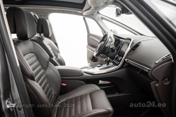 Pelēks Renault Espace 2015 Tallina, ar dzinēja tilpumu 1.60 L un nobraukumu 97 tūkst. km par 14999 €, foto 11 vietnē AUTOMOTO.COM.LV