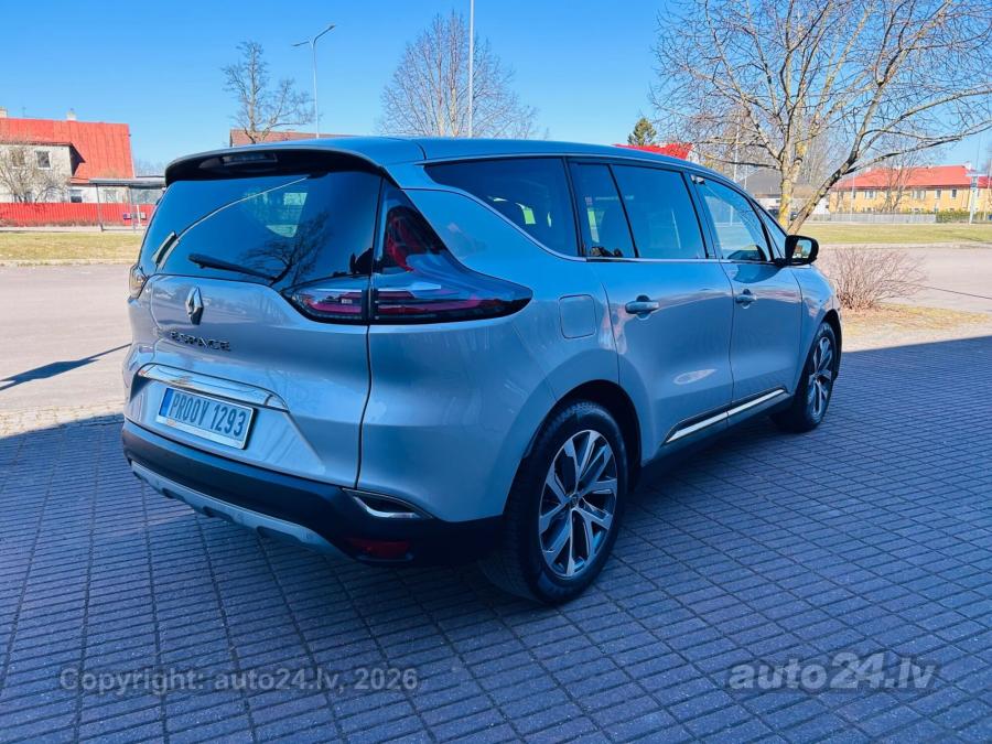 Grey Renault Espace 2018 in Tallinn, with an engine capacity of 1.60 L and mileage of 198 thousand km for 14950 €, photo 5 on AUTOMOTO.COM.LV