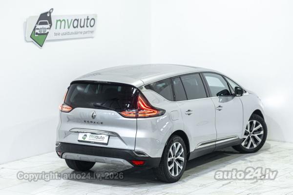 Grey Renault Espace 2018 in Tallinn, with an engine capacity of 1.60 L and mileage of 200 thousand km for 12990 €, photo 3 on AUTOMOTO.COM.LV