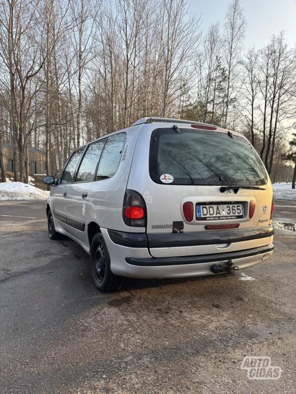 Renault Espace 1997 in Ignalina, with an engine capacity of 2.20 L and mileage of 325 thousand km for 750 €, photo 5 on AUTOMOTO.COM.LV