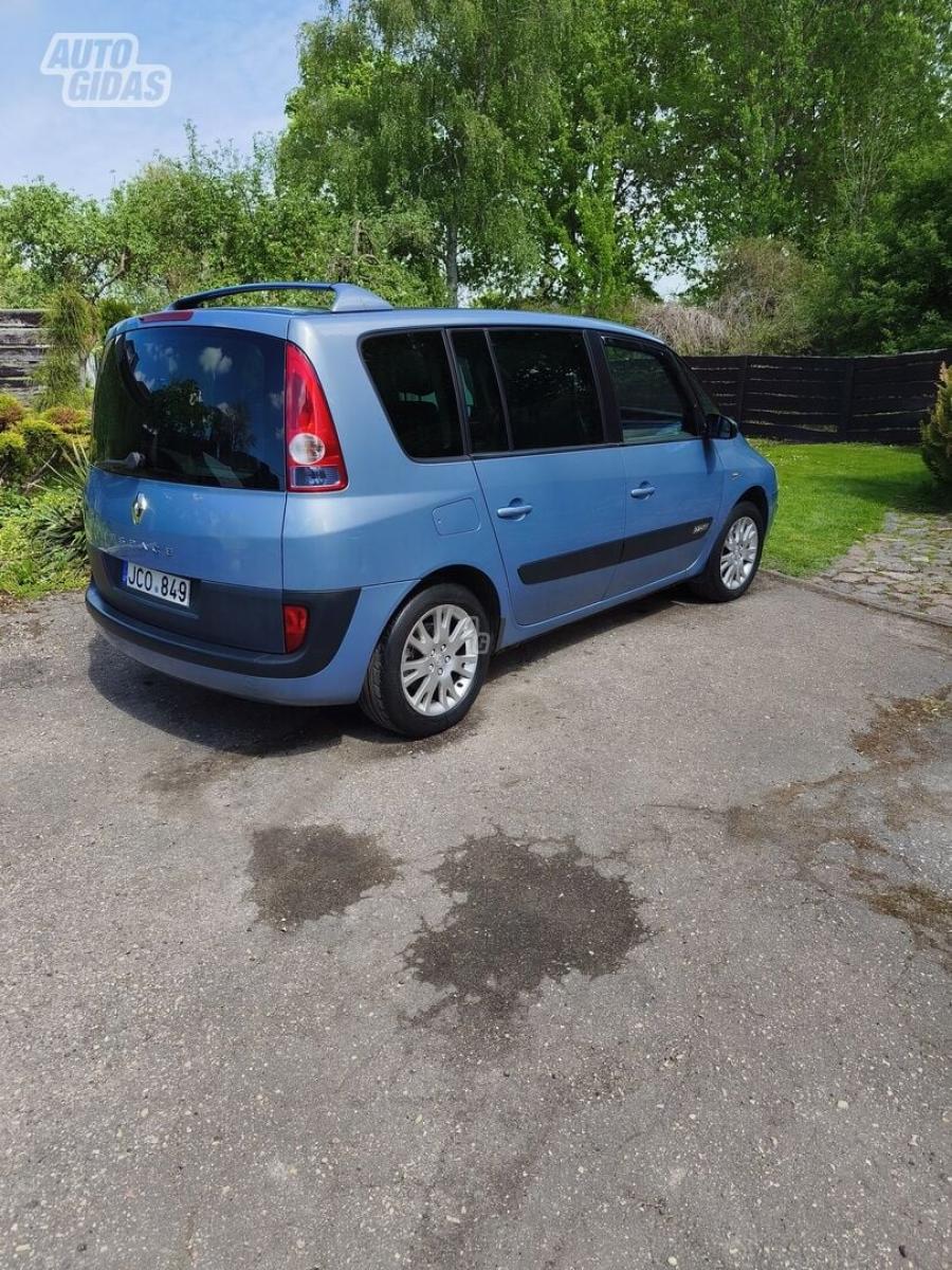 Renault Espace 2003 Šauļi, ar dzinēja tilpumu 2.20 L un nobraukumu 103 tūkst. km par 1700 €, foto 3 vietnē AUTOMOTO.COM.LV
