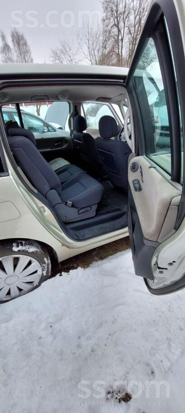 Renault Espace 2004 Daugavpils, ar dzinēja tilpumu 2.20 L un nobraukumu 225 tūkst. km par 1450 €, foto 9 vietnē AUTOMOTO.COM.LV