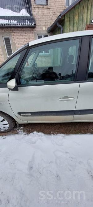 Renault Espace 2004 Daugavpils, ar dzinēja tilpumu 2.20 L un nobraukumu 225 tūkst. km par 1450 €, foto 13 vietnē AUTOMOTO.COM.LV