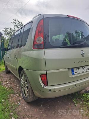Renault Espace 2004 in Riga, with an engine capacity of 2.00 L and mileage of 245 thousand km for 1950 €, photo 4 on AUTOMOTO.COM.LV