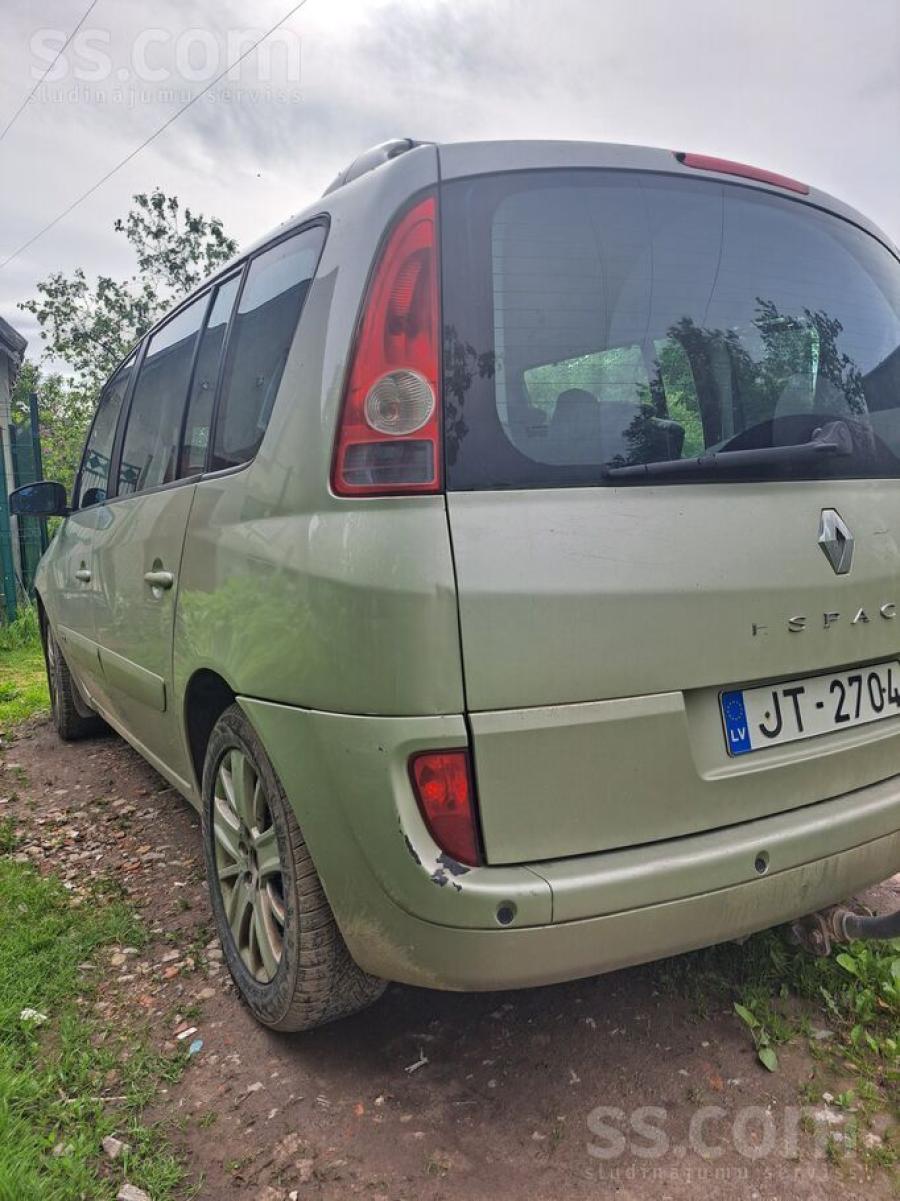 Renault Espace 2004 in Riga, with an engine capacity of 2.00 L and mileage of 245 thousand km for 1950 €, photo 4 on AUTOMOTO.COM.LV