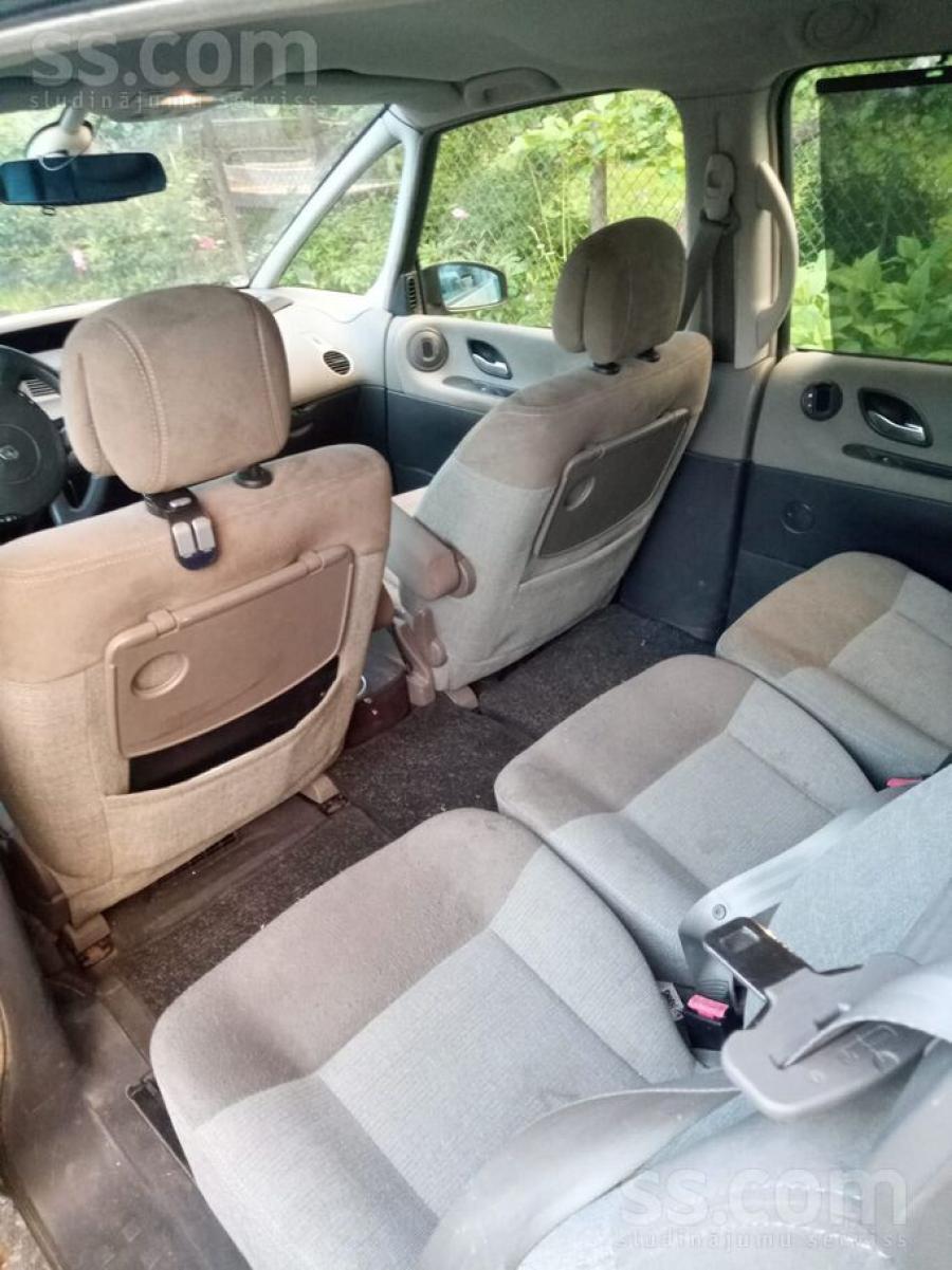 Renault Espace 2004 in Riga, with an engine capacity of 2.00 L and mileage of 245 thousand km for 1950 €, photo 6 on AUTOMOTO.COM.LV