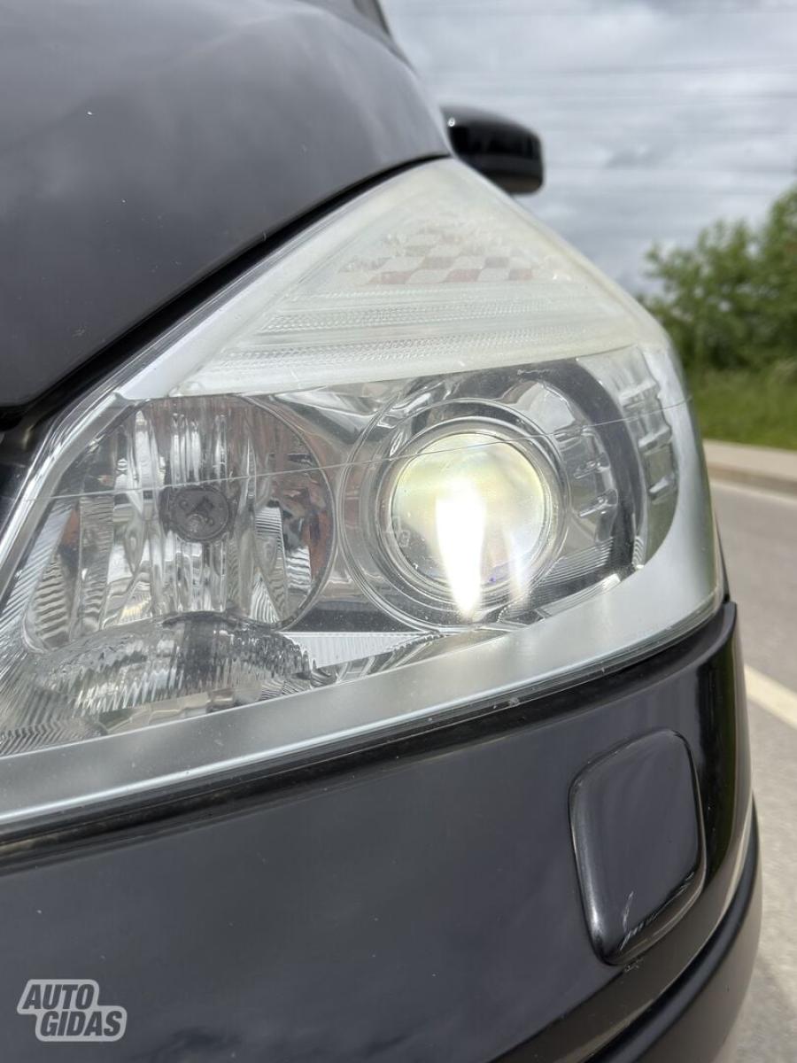 Renault Espace 2006 Kauņa, ar dzinēja tilpumu 2.00 L un nobraukumu 286 tūkst. km par 1750 €, foto 20 vietnē AUTOMOTO.COM.LV