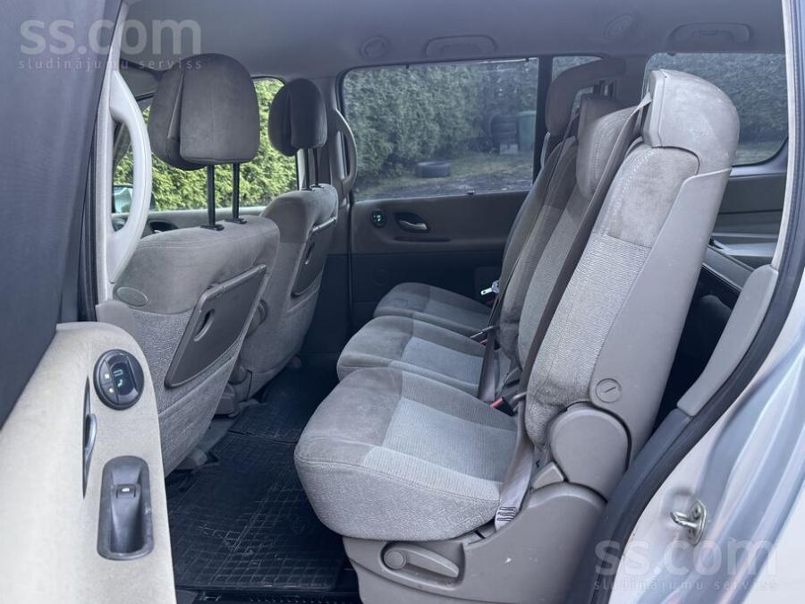 Renault Espace 2006 Rīga, ar dzinēja tilpumu 2.20 L un nobraukumu 288 tūkst. km par 2300 €, foto 9 vietnē AUTOMOTO.COM.LV