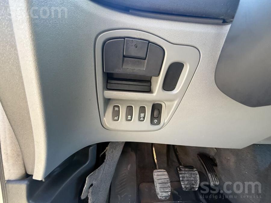 Renault Espace 2007 in Riga, with an engine capacity of 2.00 L and mileage of 360 thousand km for 1390 €, photo 23 on AUTOMOTO.COM.LV