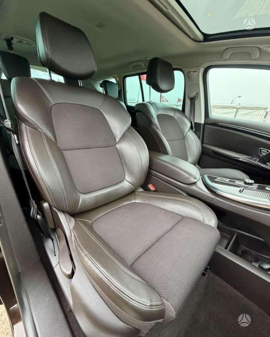Renault Espace 2015 in Siauliai, with an engine capacity of 1.60 L and mileage of 219 thousand km for 9999 €, photo 30 on AUTOMOTO.COM.LV