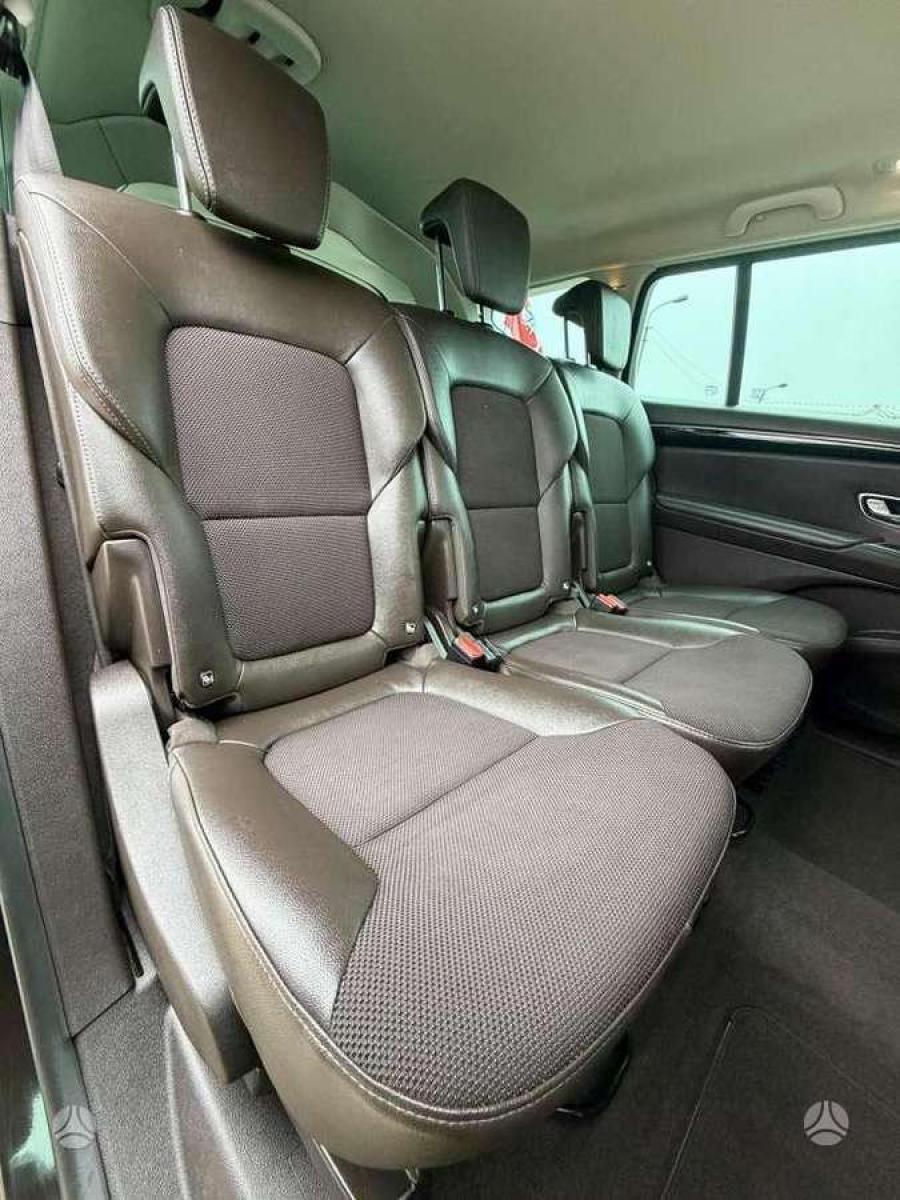 Renault Espace 2015 in Siauliai, with an engine capacity of 1.60 L and mileage of 219 thousand km for 9999 €, photo 33 on AUTOMOTO.COM.LV