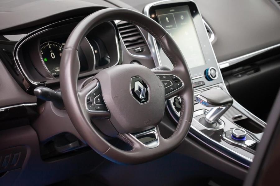 Renault Espace 2015 in Riga, with an engine capacity of 1.60 L and mileage of 229 thousand km for 11950 €, photo 17 on AUTOMOTO.COM.LV